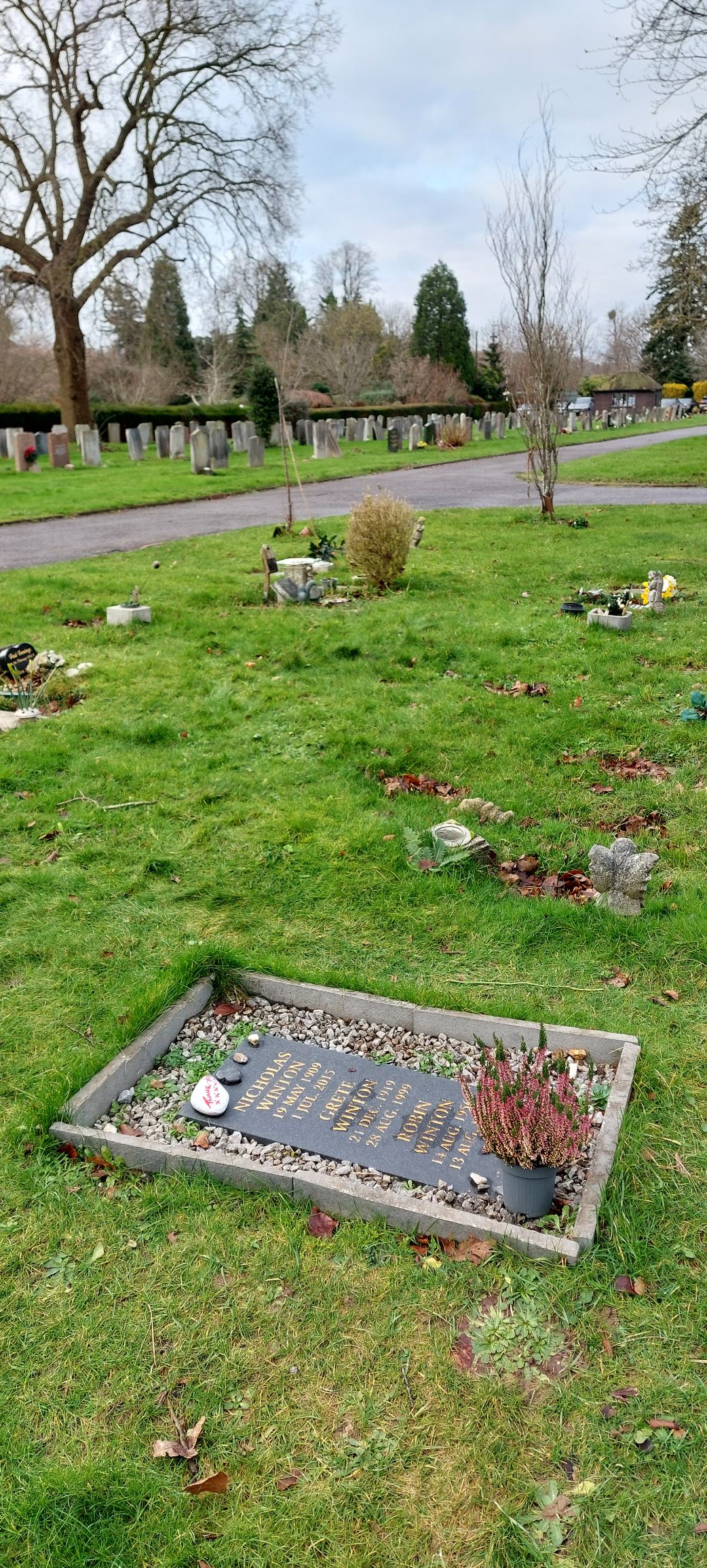 Braywick Cemetery – Maidenhead in Pictures